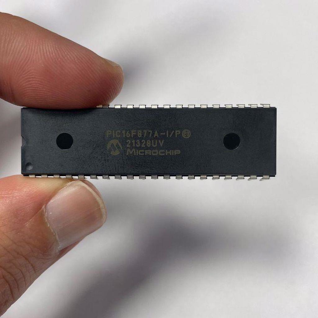 PIC16F877A-I/P DIP40 8-Bit 4-20 MHz Mikrodenetleyici