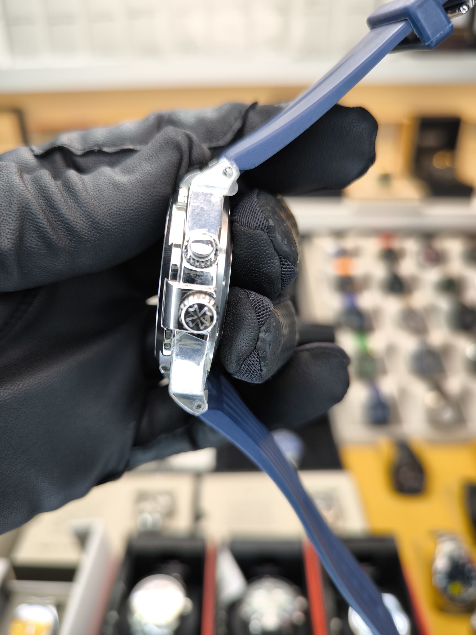 VACHERON COSTANTIN VACHERON CONSTANTIN OVERSEAS DUAL TIME REGULATOR ETA ...