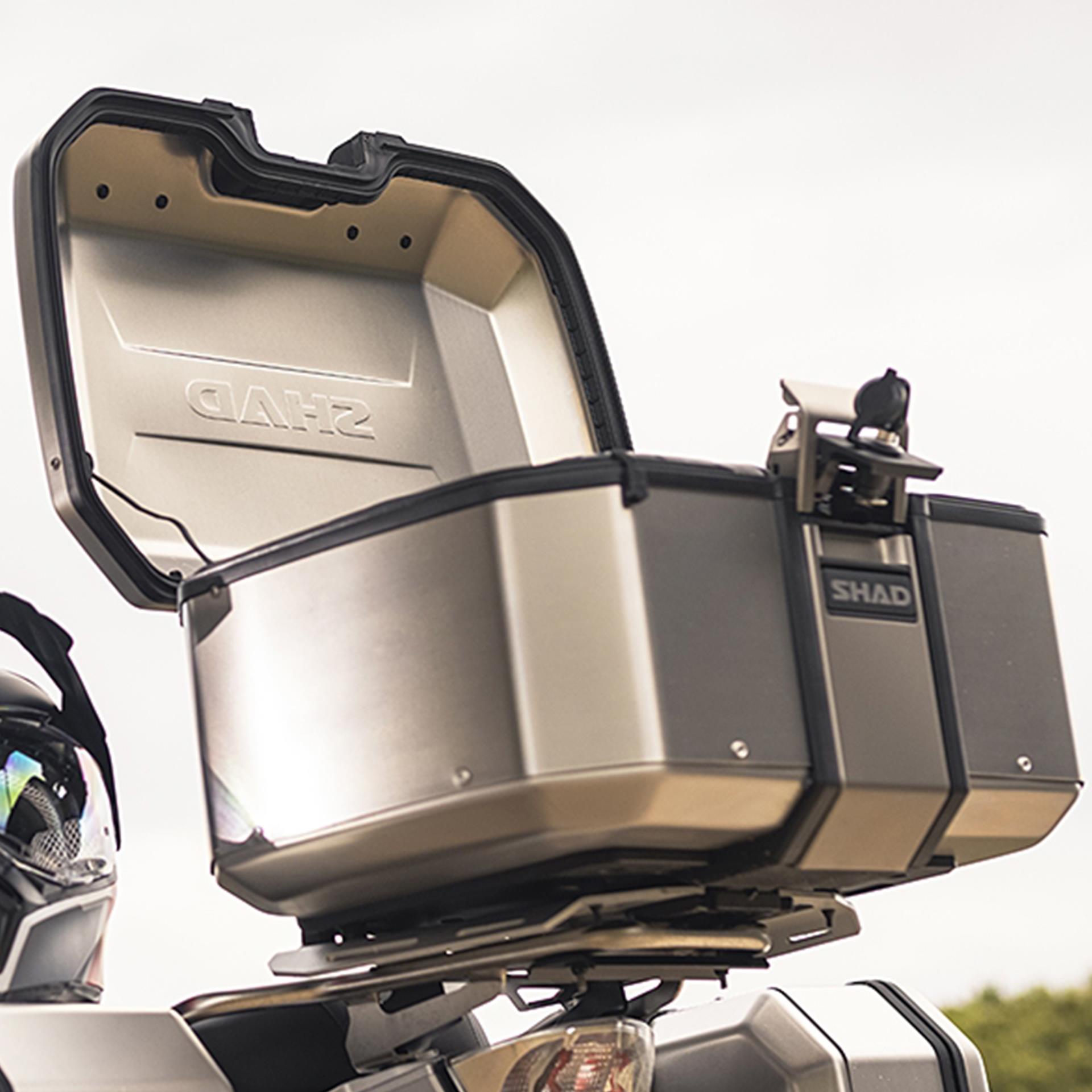 SHAD TR-55 MOTOSİKLET METAL ARKA ÇANTA TİTANYUM